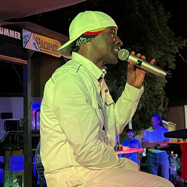 Swabbies Restaurant & Bar - American Restaurant in Sacramento