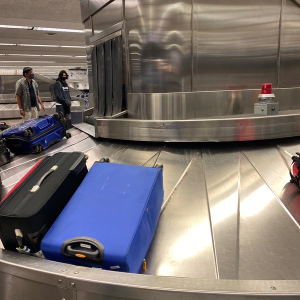 Baggage Claim 1-2-3 - 21 tips from 5404 visitors