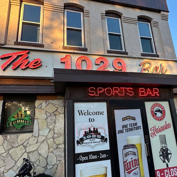 The 1029 Bar & Smack Shack - Northeast Minneapolis - 74 tips