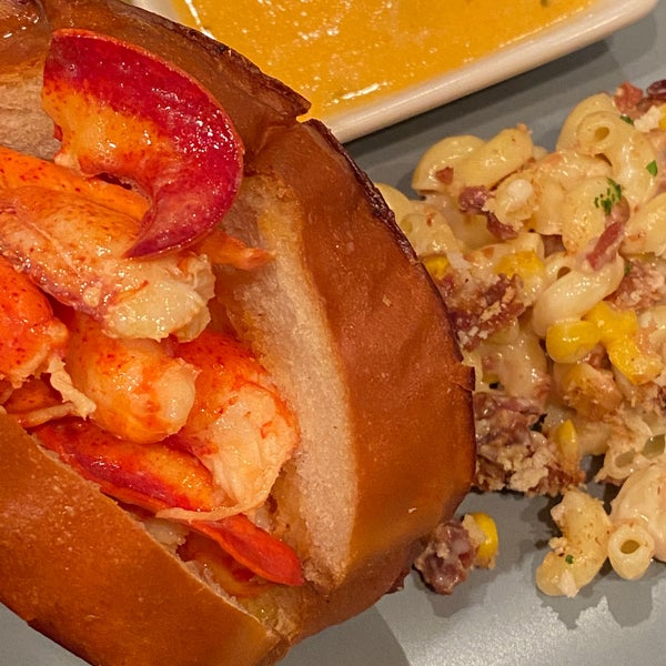 The 1029 Bar & Smack Shack - Northeast Minneapolis - 74 tips