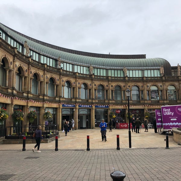 Victoria Shopping Centre - Shopping Mall in Harrogate
