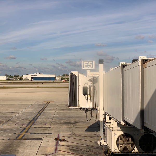 Gate E5 - 10 tips from 1208 visitors