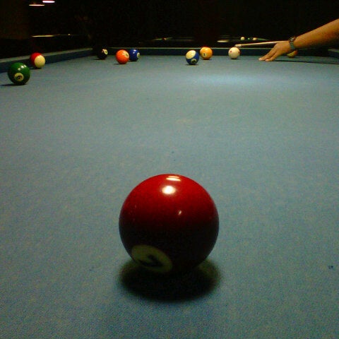 32 Billiard - Arena Biliar di Cempaka Putih