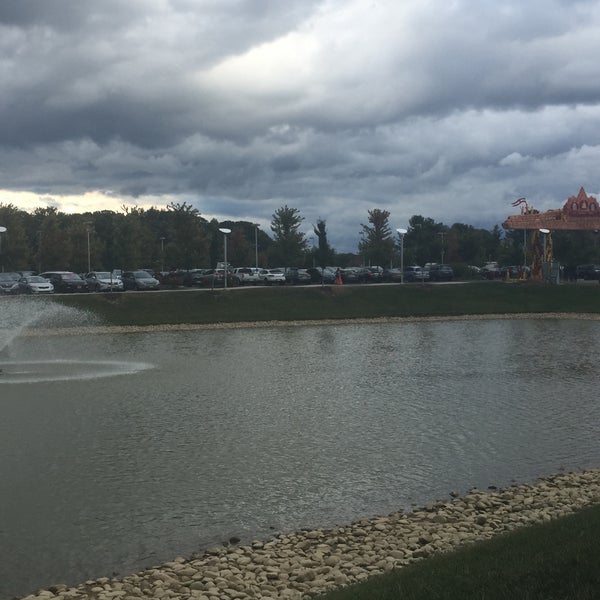 BAPS Shri Swaminarayan Mandir - Hindu Temple