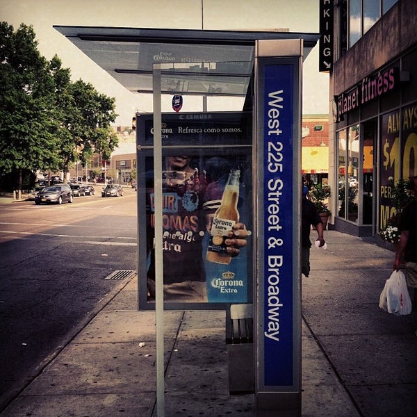 MTA MaBSTOA Bus at W. 225th Street & Broadway (US Route 9): (Bx7, Bx9 ...
