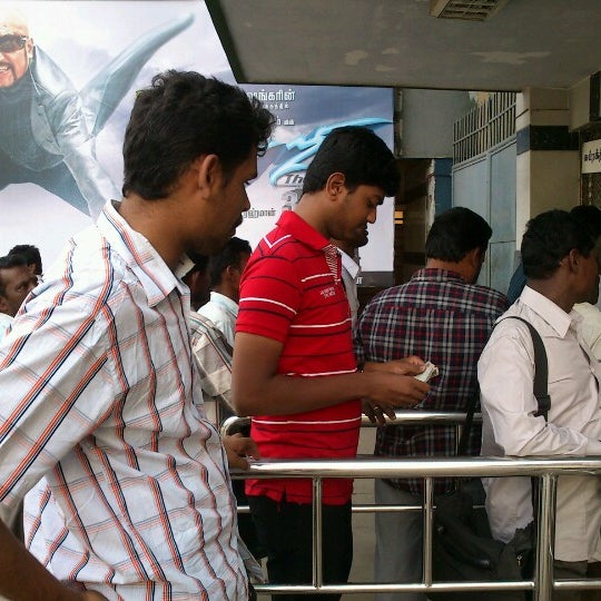 Big Cinema Kailash, Prakash - 5 tips from 32 visitors