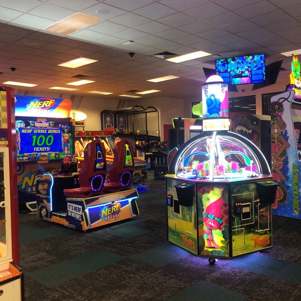 Chuck E Cheese Arcade Room