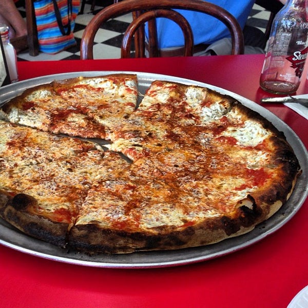 Totonno's Pizzeria Napolitano - Pizza Place in Coney Island