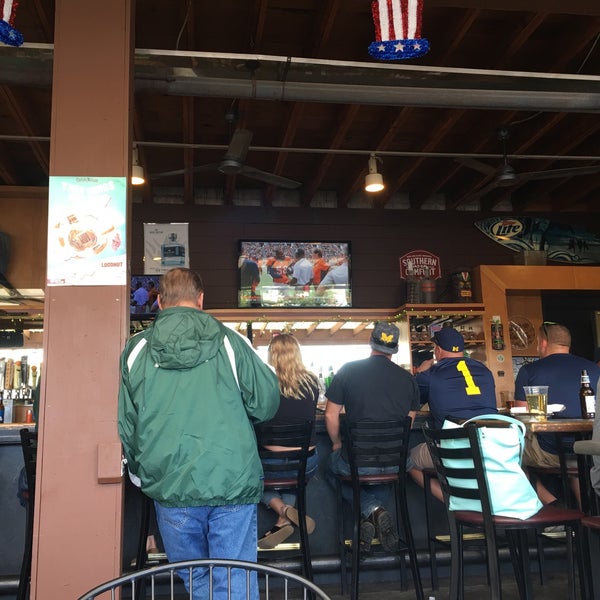 State Street Grille - 221 E State St