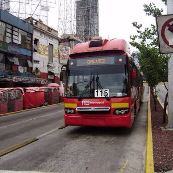 Metrobús Colonia del Valle (L1) - Bus Station in Ciudad de los Deportes