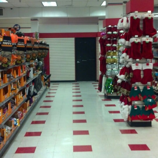 Duane Reade (Now Closed) - 4228 Main St
