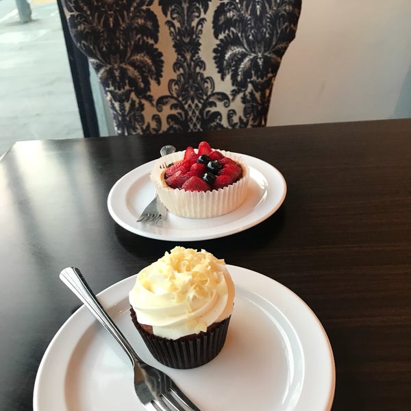 Lark Cake Shop - Silver Lake - 3337 W Sunset Blvd