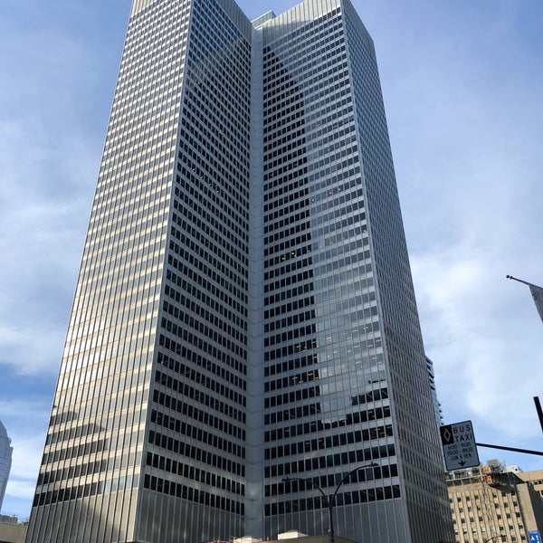 Place Ville Marie - Building in Ville-Marie