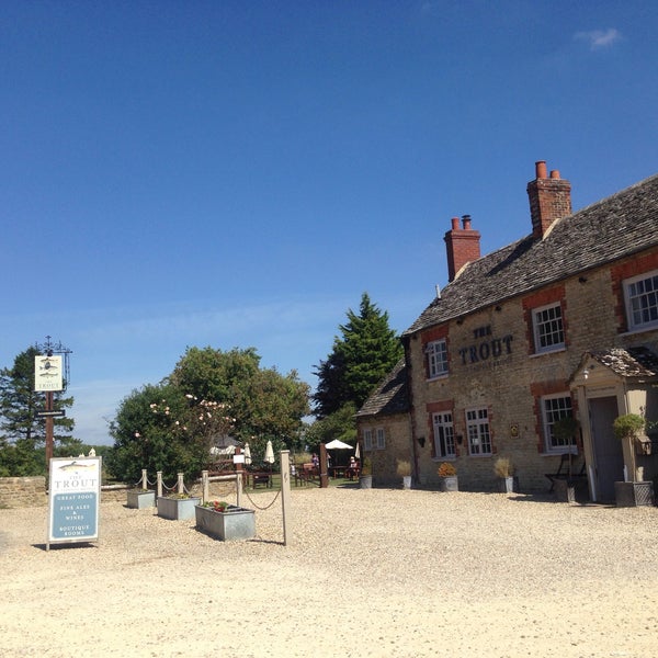 The Trout Inn - Tadpole Bridge