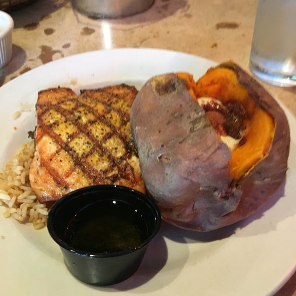 Logan's Roadhouse - Steakhouse