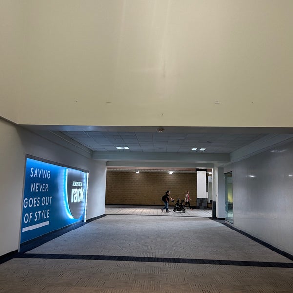 Coddingtown Mall - Shopping Mall in Santa Rosa