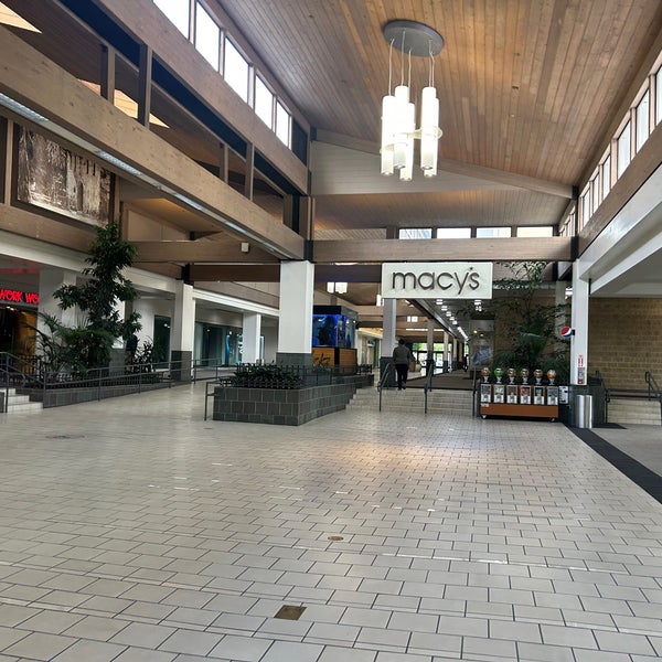 Coddingtown Mall - Shopping Mall in Santa Rosa