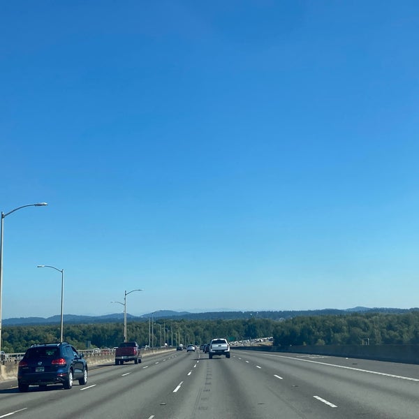 Glenn L. Jackson Memorial Bridge - War Veterans Memorial Fwy. (I-205)