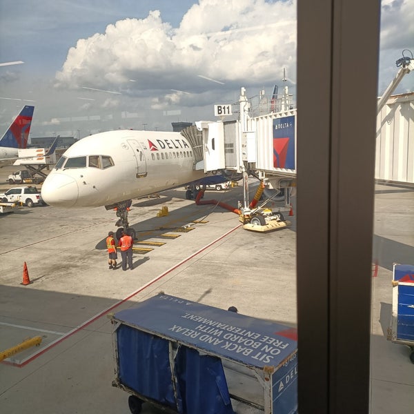 Gate B11 - Concourse B