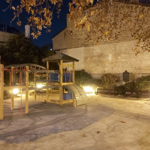 Square Jean-Nicolas Corvisart - Rue de l'Aigle