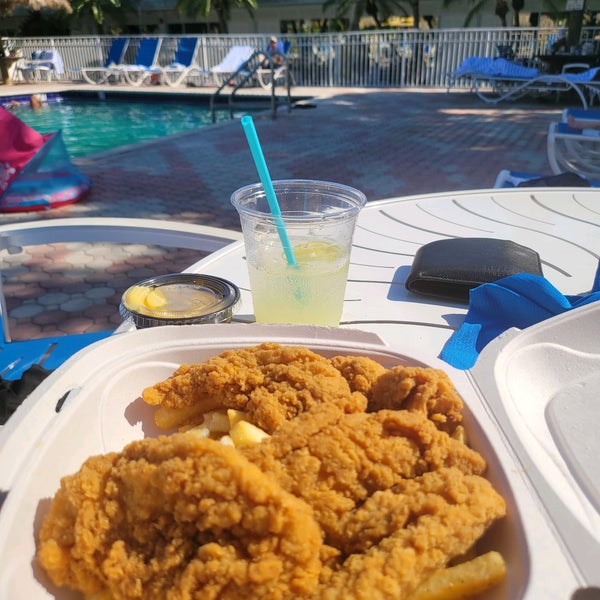 Holiday Inn Tiki Bar and Pool - 99701 Overseas Hwy
