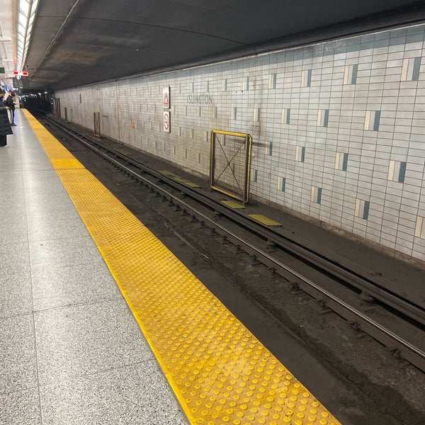 Islington Subway Station - Islington - City Centre West - 3286 Bloor St W