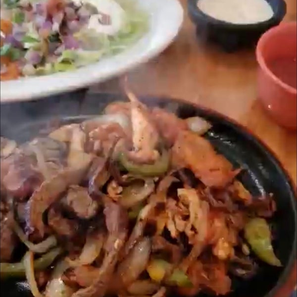 Los Compadres Mexican Grill - Locust Hill, VA