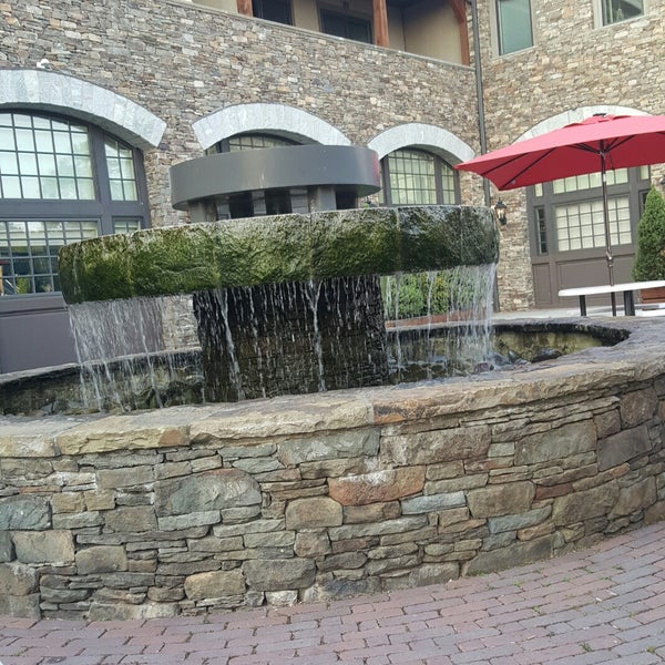 Lighthouse Ice Cream Kompanies - 127 W Main St