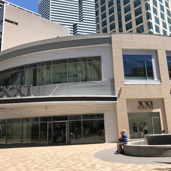 XXI - Clothing Store in Houston