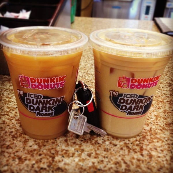 Dunkin' - 700 S Main St, Shaw's Plaza