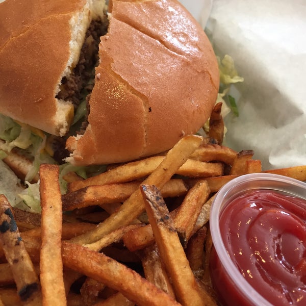 JC's Burger House - 10 tips from 414 visitors