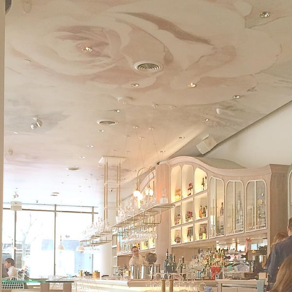 Figo - Italian Restaurant in Entertainment District