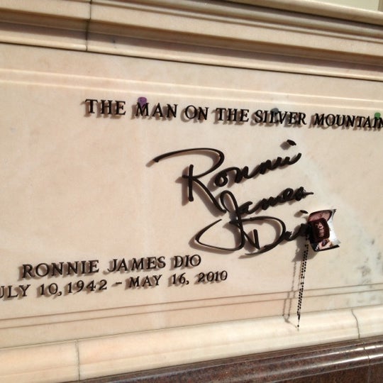 Ronnie James Dio Grave