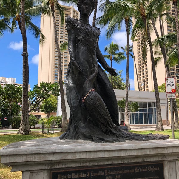 Princess Kaiulani Statue - Waikiki - 0 tips
