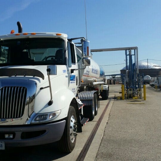 Tesoro Carson Refinery - Factory in Carson