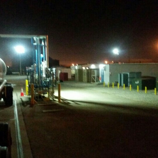 Tesoro Carson Refinery - Factory in Carson