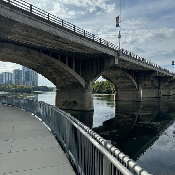 Ann & Roy Butler Trail - Hiking Trail in Downtown Austin