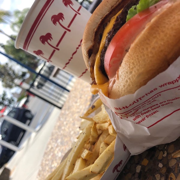 In-N-Out Burger - Mira Mesa - 9410 Mira Mesa Blvd
