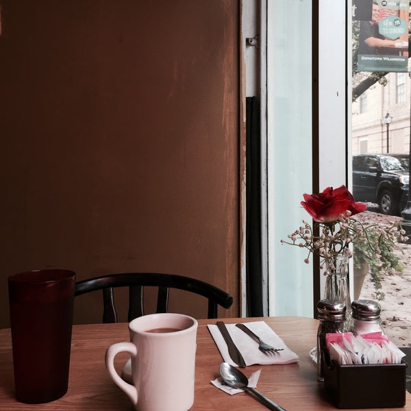 Delta Restaurant - Breakfast Spot in Wilmington