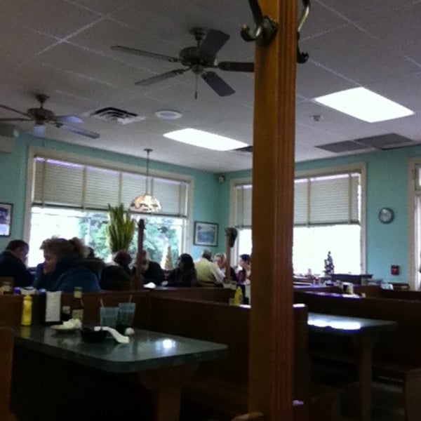 Ritz Barbecue - American Restaurant in Westside
