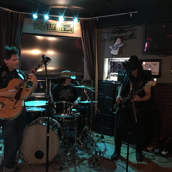 The Park Bar & Grill - 2007 W Burbank Blvd