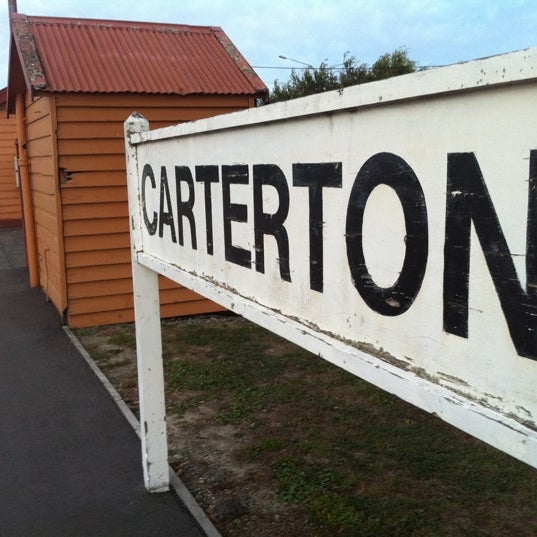 Carterton Railway Station - Rail Station in Carterton