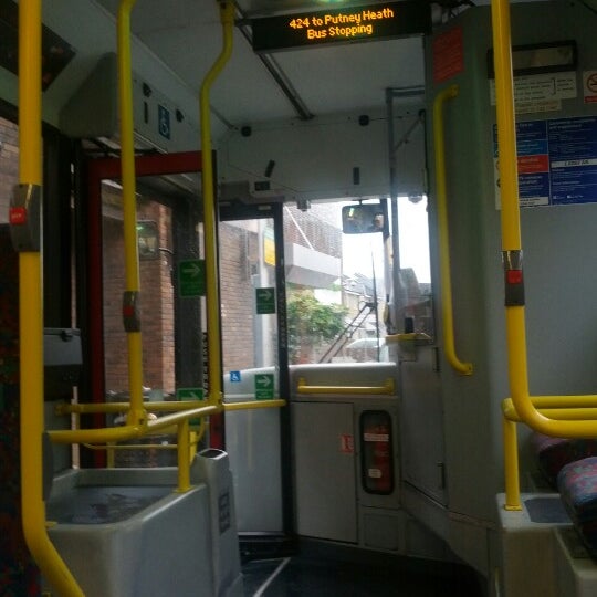 TfL Bus 424 - Bus Line in Hammersmith and Fulham