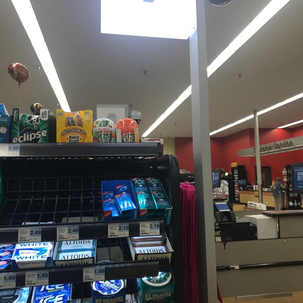 Hy-Vee - Grocery Store