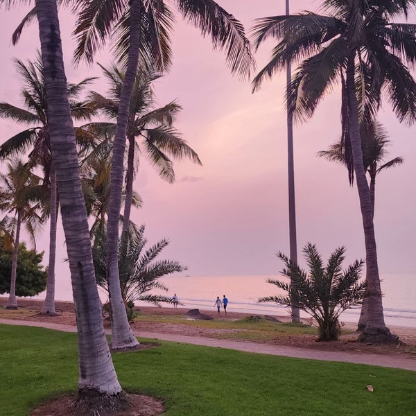 Qurum Beach - 13 tips