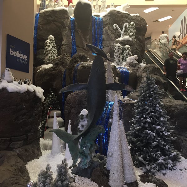 Navy Exchange Mall - Hickham - 4725 Bougainville Dr