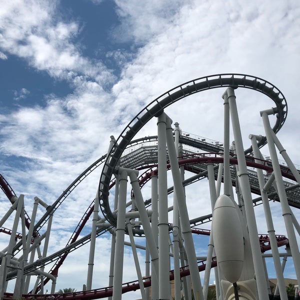 Photos at Battlestar Galactica: Human vs. Cylon - Universal Studios ...