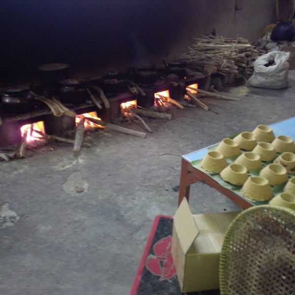 Gathot Tiwul Yu Tum - Tea Room