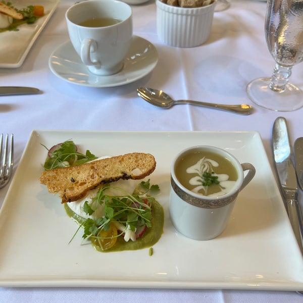 Courtyard Tea Room - Back Bay East - 230 Dartmouth St
