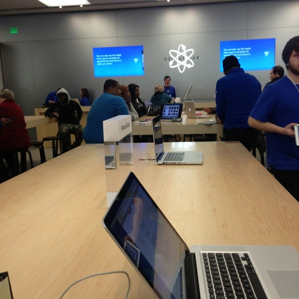 Photos at Apple Towson Town Center - Towson, MD